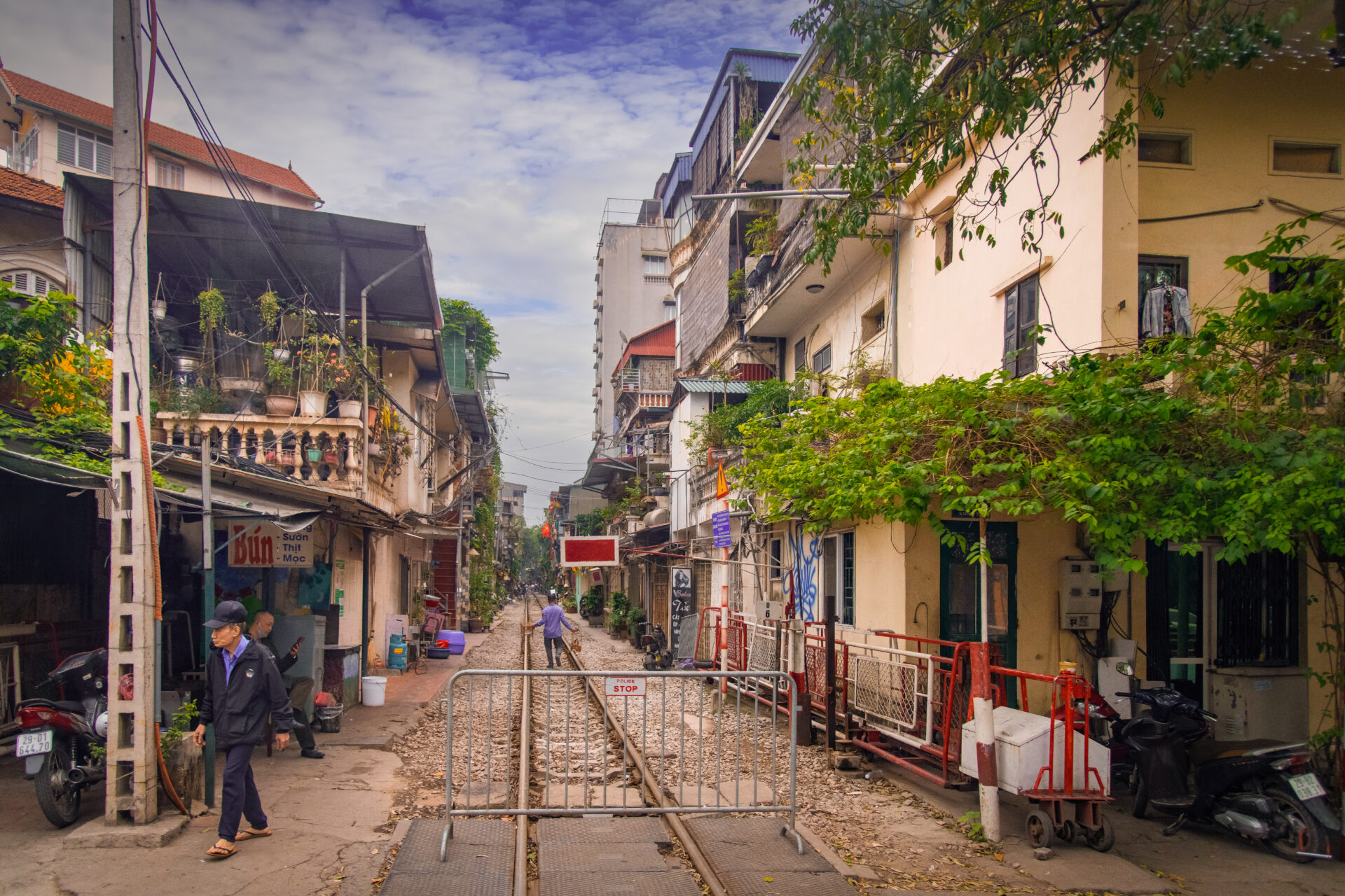 Everything You Need To Know About Visiting Hanoi’s Train Street ...